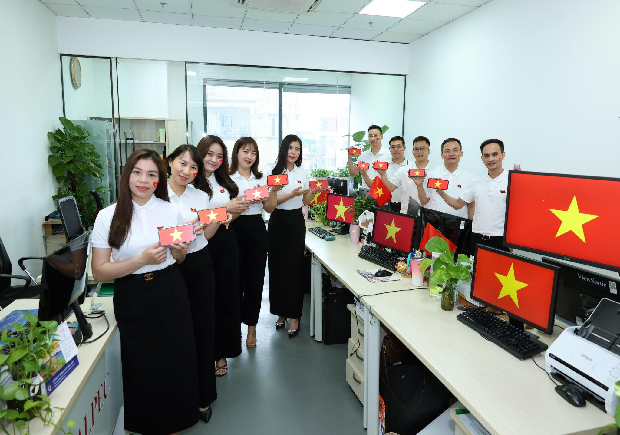 CÁN BỘ NHÂN VIÊN ALPEC HƯỞNG ỨNG HOẠT ĐỘNG CHÀO MỪNG 50 NĂM GIẢI PHÓNG MIỀN NAM, THỐNG NHẤT ĐẤT ...